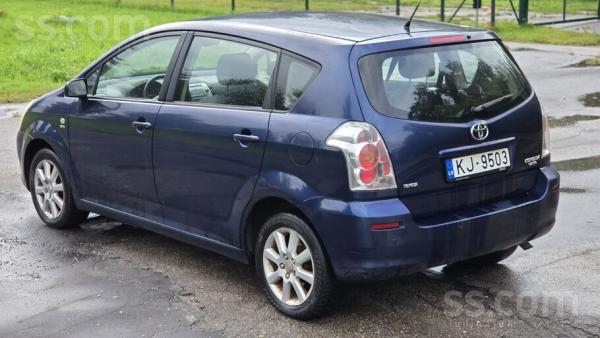 Blue Toyota Corolla Verso 2004 in Jelgava, with an engine capacity of 1.80 L and mileage of 202 thousand km for 2100 €, photo 6 on AUTOMOTO.COM.LV