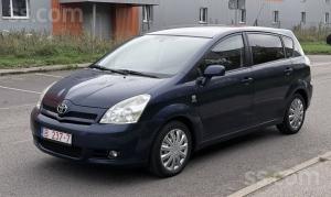 Zils Toyota Corolla Verso 2004 Daugavpils, ar dzinēja tilpumu 2.00 L un nobraukumu 242 tūkst. km par 1490 €, foto  vietnē AUTOMOTO.COM.LV