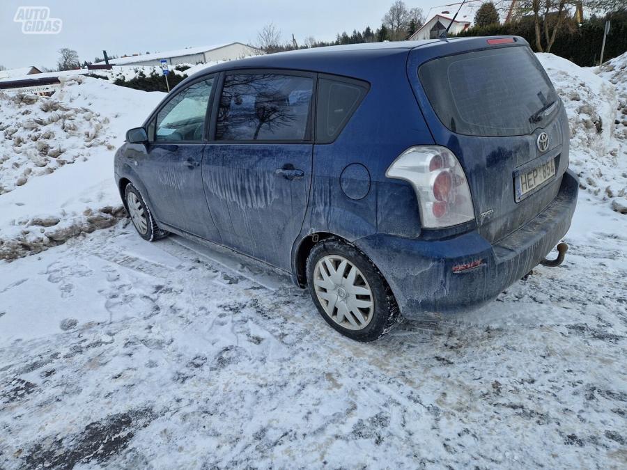 Blue Toyota Corolla Verso 2005 in Vilnius, with an engine capacity of 1.80 L and mileage of 305 thousand km for 800 €, photo 3 on AUTOMOTO.COM.LV