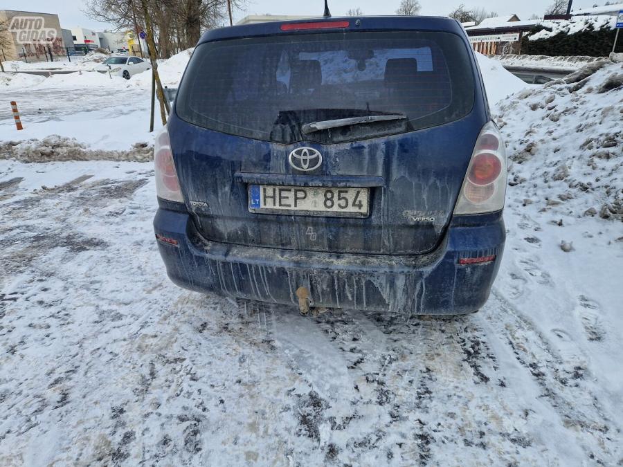 Blue Toyota Corolla Verso 2005 in Vilnius, with an engine capacity of 1.80 L and mileage of 305 thousand km for 800 €, photo 5 on AUTOMOTO.COM.LV