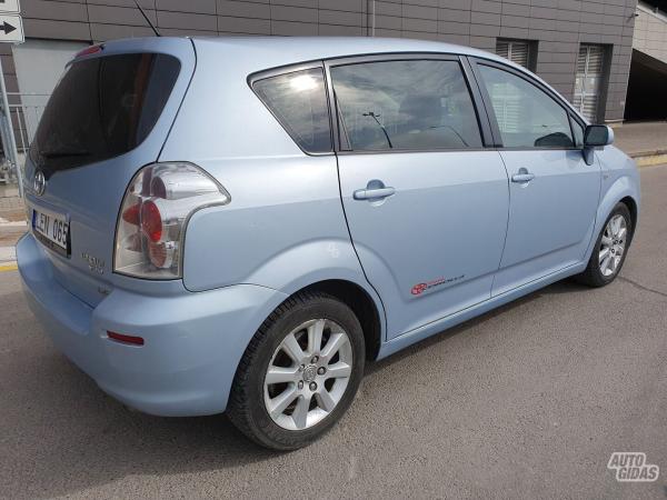 Zils Toyota Corolla Verso 2005 Šauļi, ar dzinēja tilpumu 2.20 L un nobraukumu 313 tūkst. km par 1750 €, foto 1 vietnē AUTOMOTO.COM.LV