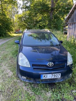 Blue Toyota Corolla Verso 2005 in Cesis, with an engine capacity of 2.00 L and mileage of 0 thousand km for 400 €, photo 4 on AUTOMOTO.COM.LV