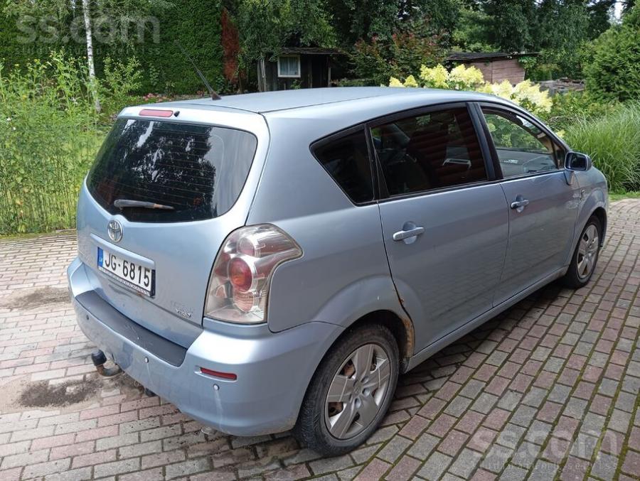 Zils Toyota Corolla Verso 2005 Rīga, ar dzinēja tilpumu 2.00 L un nobraukumu 280 tūkst. km par 600 €, foto 3 vietnē AUTOMOTO.COM.LV