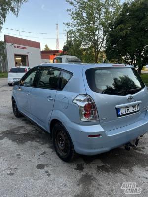 Zils Toyota Corolla Verso 2005 Joniškis, ar dzinēja tilpumu 2.00 L un nobraukumu 285 tūkst. km par 750 €, foto 3 vietnē AUTOMOTO.COM.LV