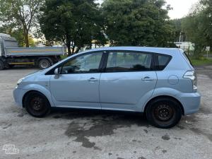 Zils Toyota Corolla Verso 2005 Joniškis, ar dzinēja tilpumu 2.00 L un nobraukumu 285 tūkst. km par 750 €, foto 4 vietnē AUTOMOTO.COM.LV