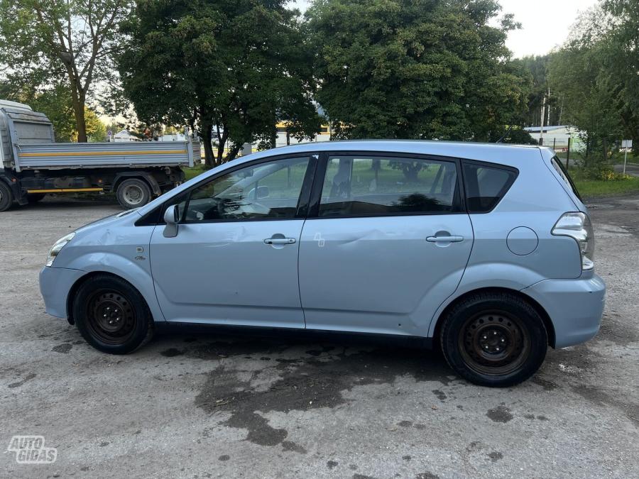 Zils Toyota Corolla Verso 2005 Joniškis, ar dzinēja tilpumu 2.00 L un nobraukumu 285 tūkst. km par 750 €, foto 4 vietnē AUTOMOTO.COM.LV