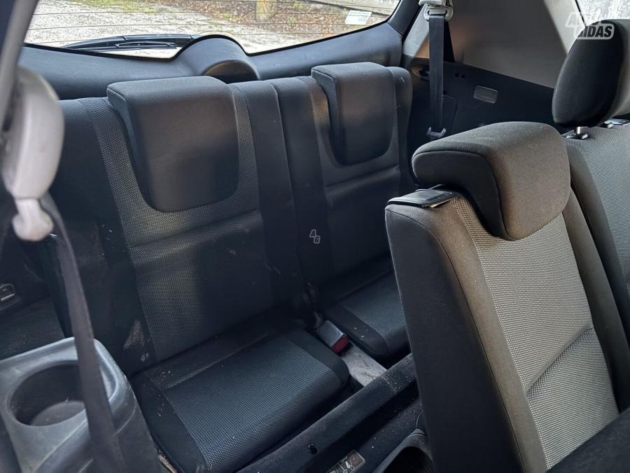 Zils Toyota Corolla Verso 2005 Joniškis, ar dzinēja tilpumu 2.00 L un nobraukumu 285 tūkst. km par 750 €, foto 11 vietnē AUTOMOTO.COM.LV