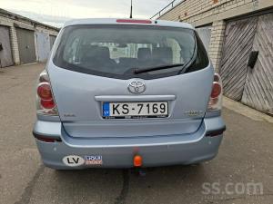 Zils Toyota Corolla Verso 2005 Rīga, ar dzinēja tilpumu 1.80 L un nobraukumu 232 tūkst. km par 2550 €, foto 8 vietnē AUTOMOTO.COM.LV