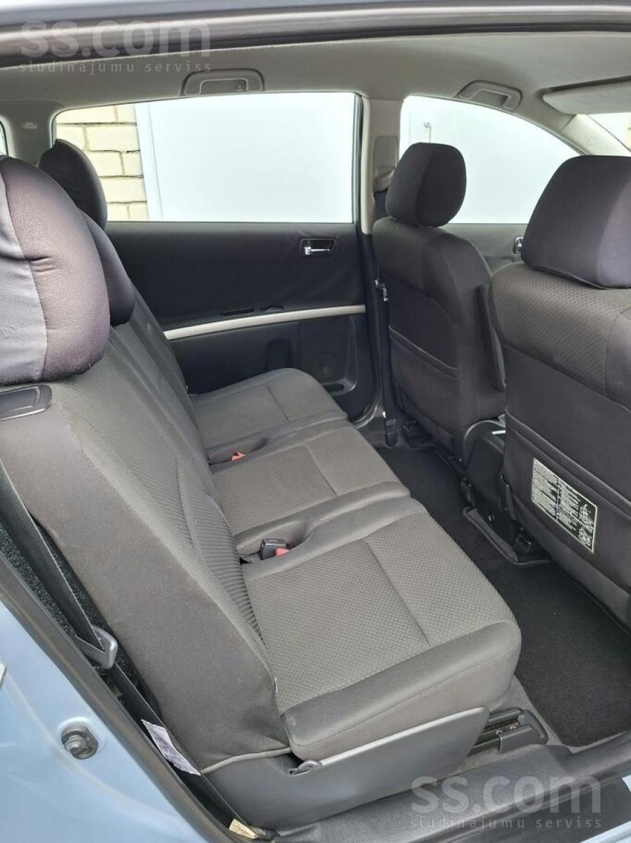 Zils Toyota Corolla Verso 2005 Rīga, ar dzinēja tilpumu 1.80 L un nobraukumu 232 tūkst. km par 2550 €, foto 11 vietnē AUTOMOTO.COM.LV