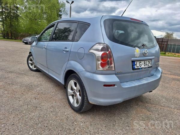 Blue Toyota Corolla Verso 2006 in Jelgava, with an engine capacity of 2.20 L and mileage of 573 thousand km for 1500 €, photo 5 on AUTOMOTO.COM.LV