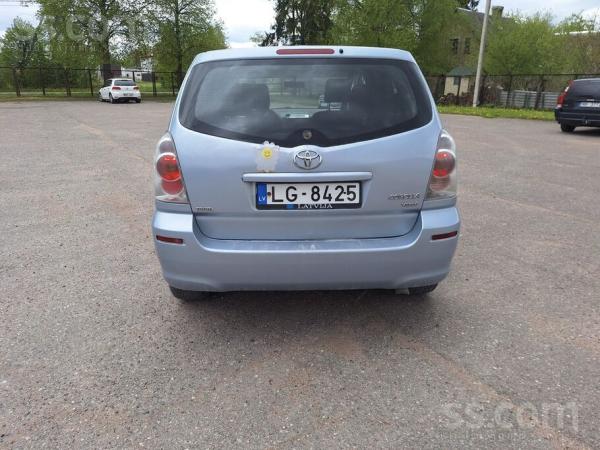 Blue Toyota Corolla Verso 2006 in Jelgava, with an engine capacity of 2.20 L and mileage of 573 thousand km for 1500 €, photo 6 on AUTOMOTO.COM.LV