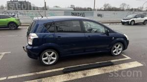Zils Toyota Corolla Verso 2006 Rīga, ar dzinēja tilpumu 2.20 L un nobraukumu 369 tūkst. km par 1500 €, foto  vietnē AUTOMOTO.COM.LV