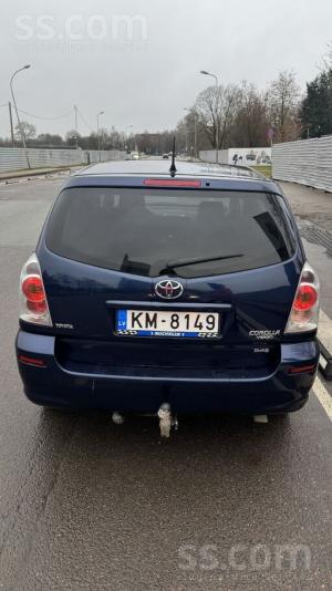 Zils Toyota Corolla Verso 2006 Rīga, ar dzinēja tilpumu 2.20 L un nobraukumu 369 tūkst. km par 1500 €, foto 2 vietnē AUTOMOTO.COM.LV