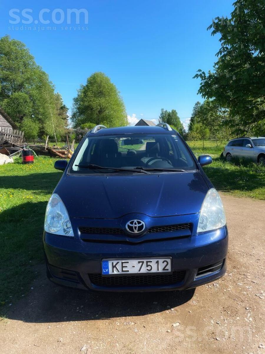 Blue Toyota Corolla Verso 2006 in Valmiera, with an engine capacity of 2.00 L and mileage of 374 thousand km for 2000 €, photo 4 on AUTOMOTO.COM.LV
