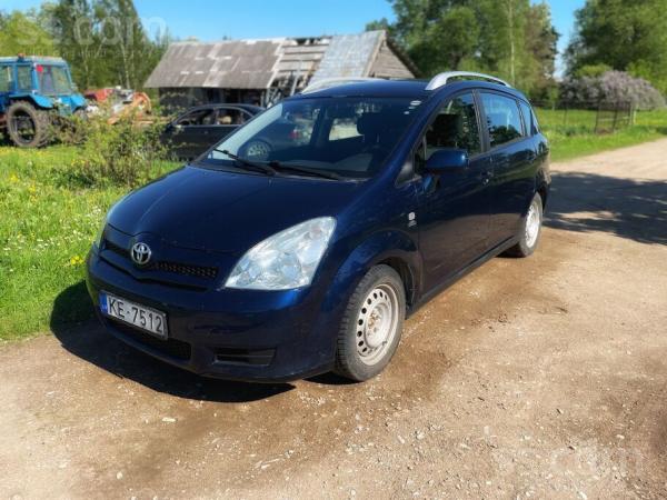 Zils Toyota Corolla Verso 2006 Valmiera, ar dzinēja tilpumu 2.00 L un nobraukumu 374 tūkst. km par 2000 €, foto 4 vietnē AUTOMOTO.COM.LV