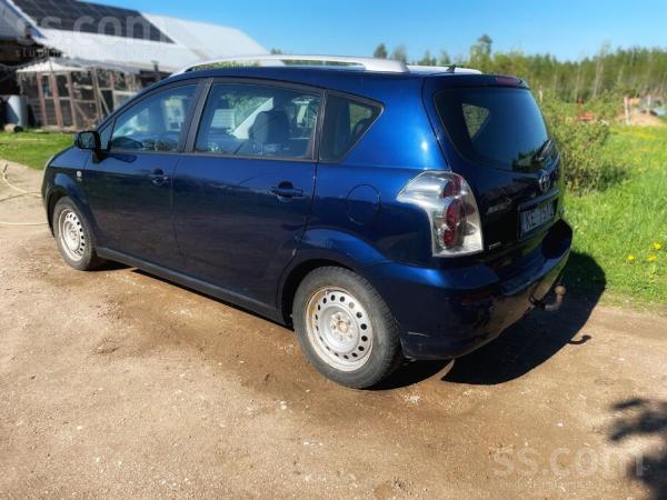 Zils Toyota Corolla Verso 2006 Valmiera, ar dzinēja tilpumu 2.00 L un nobraukumu 374 tūkst. km par 2000 €, foto 5 vietnē AUTOMOTO.COM.LV