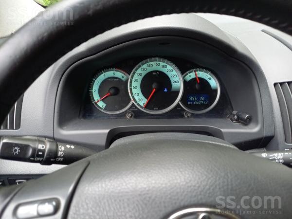 Blue Toyota Corolla Verso 2006 in Daugavpils, with an engine capacity of 2.20 L and mileage of 260 thousand km for 1950 €, photo 10 on AUTOMOTO.COM.LV