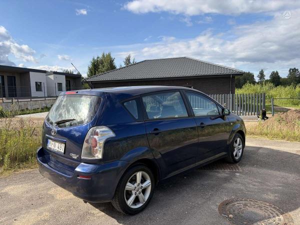 Zils Toyota Corolla Verso 2006 Viļņa, ar dzinēja tilpumu 1.79 L un nobraukumu 270 tūkst. km par 2900 €, foto 3 vietnē AUTOMOTO.COM.LV