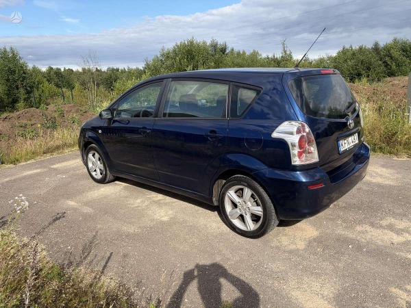 Zils Toyota Corolla Verso 2006 Viļņa, ar dzinēja tilpumu 1.79 L un nobraukumu 270 tūkst. km par 2900 €, foto 4 vietnē AUTOMOTO.COM.LV