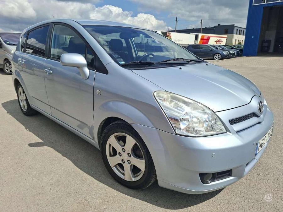 Zils Toyota Corolla Verso 2006 Plungė, ar dzinēja tilpumu 2.23 L un nobraukumu 302 tūkst. km par 2450 €, foto 14 vietnē AUTOMOTO.COM.LV