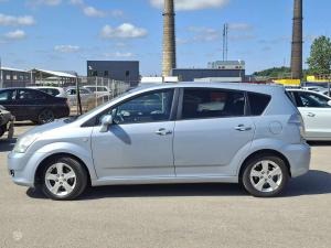 Zils Toyota Corolla Verso 2006 Plungė, ar dzinēja tilpumu 2.23 L un nobraukumu 302 tūkst. km par 1850 €, foto 3 vietnē AUTOMOTO.COM.LV