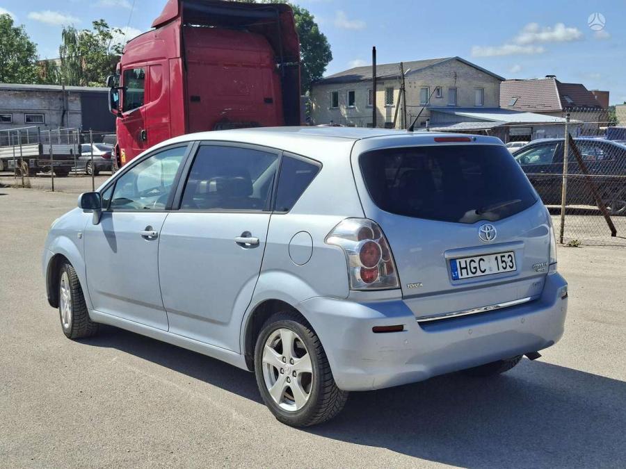 Zils Toyota Corolla Verso 2006 Plungė, ar dzinēja tilpumu 2.23 L un nobraukumu 302 tūkst. km par 1850 €, foto 4 vietnē AUTOMOTO.COM.LV