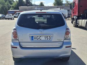 Zils Toyota Corolla Verso 2006 Plungė, ar dzinēja tilpumu 2.23 L un nobraukumu 302 tūkst. km par 1850 €, foto 5 vietnē AUTOMOTO.COM.LV