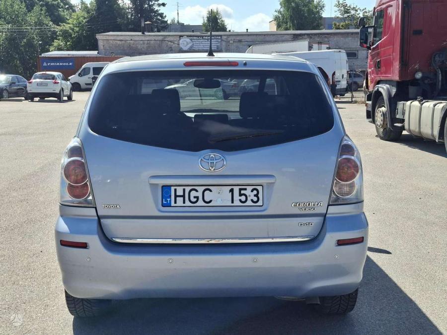 Zils Toyota Corolla Verso 2006 Plungė, ar dzinēja tilpumu 2.23 L un nobraukumu 302 tūkst. km par 1850 €, foto 5 vietnē AUTOMOTO.COM.LV