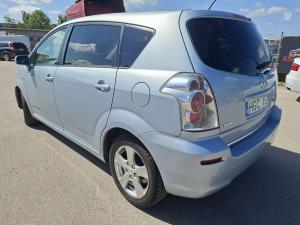 Zils Toyota Corolla Verso 2006 Plungė, ar dzinēja tilpumu 2.23 L un nobraukumu 302 tūkst. km par 1850 €, foto 11 vietnē AUTOMOTO.COM.LV