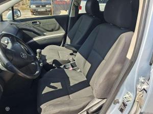 Zils Toyota Corolla Verso 2006 Plungė, ar dzinēja tilpumu 2.23 L un nobraukumu 302 tūkst. km par 1850 €, foto 16 vietnē AUTOMOTO.COM.LV