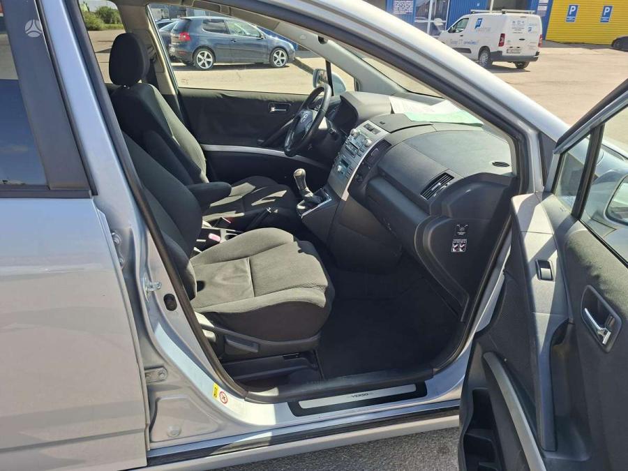 Zils Toyota Corolla Verso 2006 Plungė, ar dzinēja tilpumu 2.23 L un nobraukumu 302 tūkst. km par 1850 €, foto 22 vietnē AUTOMOTO.COM.LV