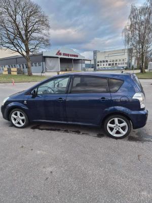 Zils Toyota Corolla Verso 2006 Alīta, ar dzinēja tilpumu 2.20 L un nobraukumu 270 tūkst. km par 2800 €, foto  vietnē AUTOMOTO.COM.LV