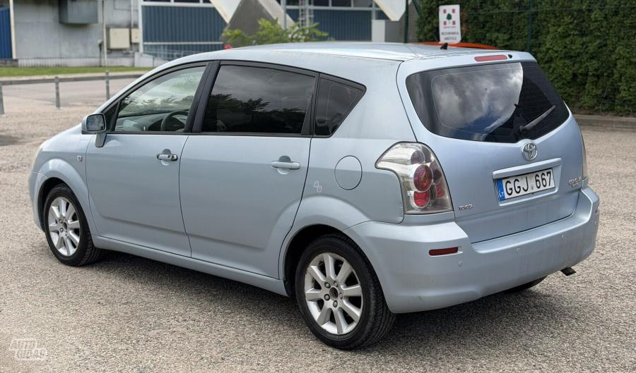 Blue Toyota Corolla Verso 2006 in Vilnius, with an engine capacity of 2.00 L and mileage of 325 thousand km for 1199 €, photo 4 on AUTOMOTO.COM.LV