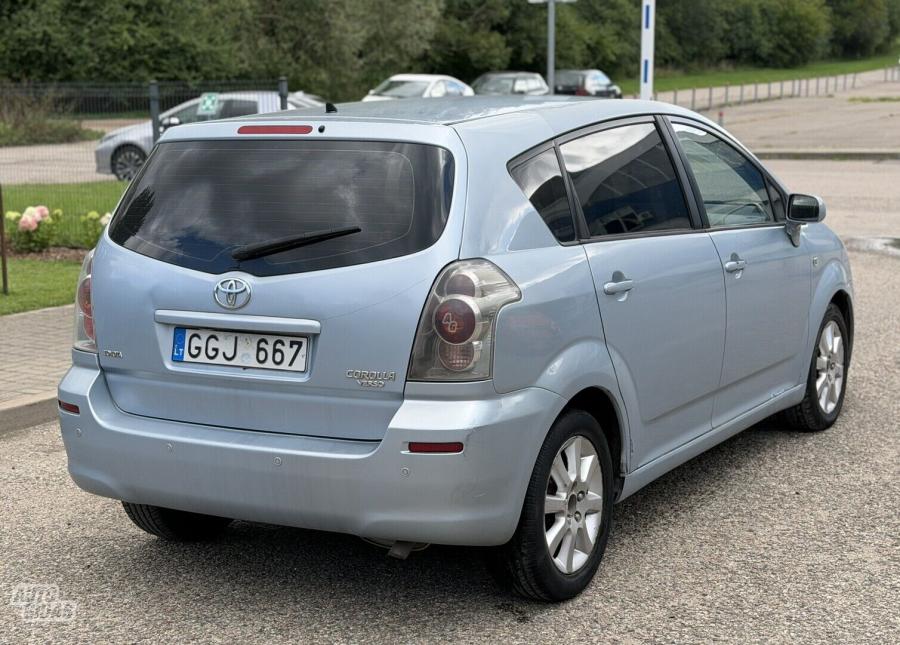 Blue Toyota Corolla Verso 2006 in Vilnius, with an engine capacity of 2.00 L and mileage of 325 thousand km for 1199 €, photo 5 on AUTOMOTO.COM.LV