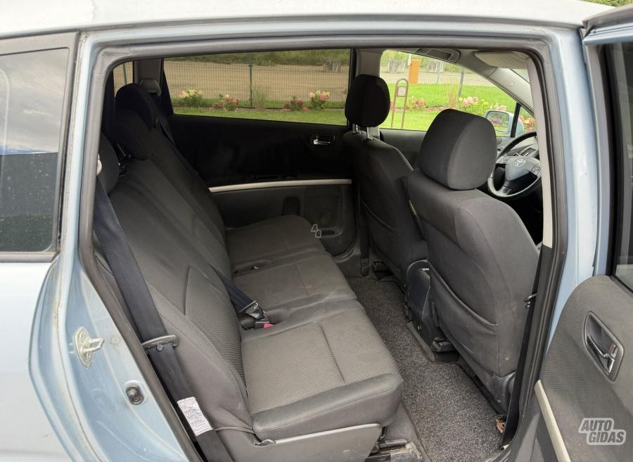 Blue Toyota Corolla Verso 2006 in Vilnius, with an engine capacity of 2.00 L and mileage of 325 thousand km for 1199 €, photo 8 on AUTOMOTO.COM.LV
