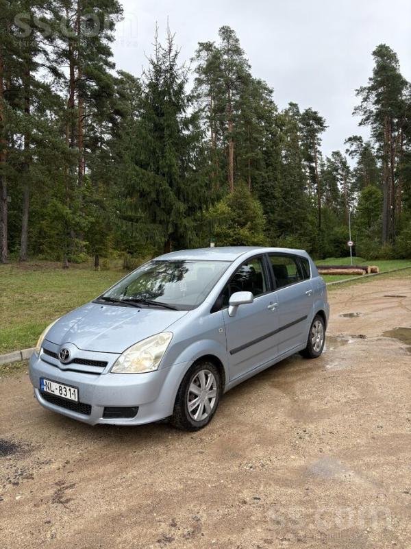 Zils Toyota Corolla Verso 2006 Preiļi, ar dzinēja tilpumu 2.20 L un nobraukumu 397 tūkst. km par 1500 €, foto 1 vietnē AUTOMOTO.COM.LV