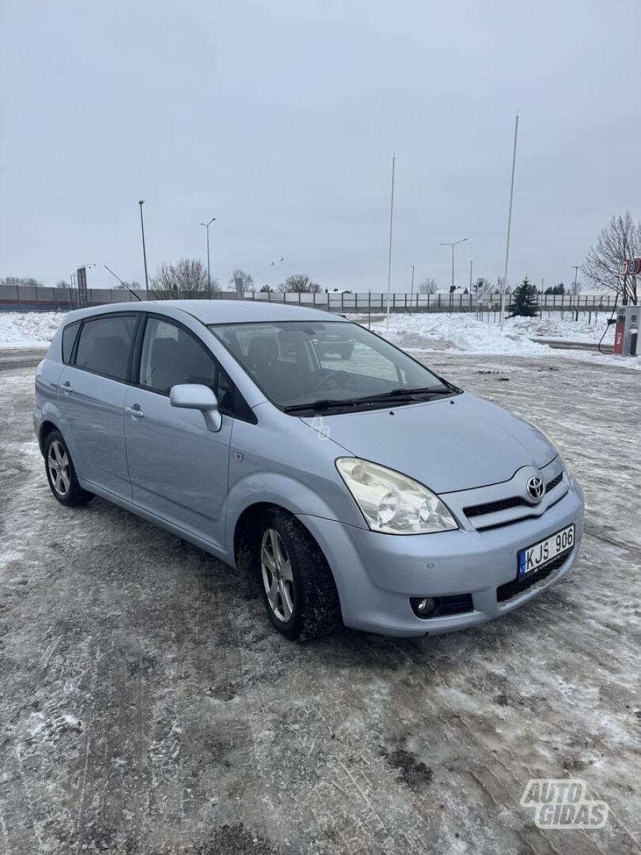 Zils Toyota Corolla Verso 2007 Klaipėda, ar dzinēja tilpumu 2.20 L un nobraukumu 332 tūkst. km par 1400 €, foto 3 vietnē AUTOMOTO.COM.LV