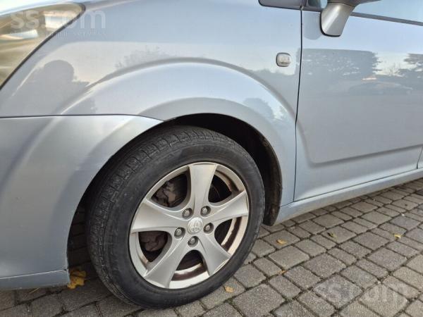 Zils Toyota Corolla Verso 2007 Rēzekne, ar dzinēja tilpumu 2.20 L un nobraukumu 341 tūkst. km par 1700 €, foto 8 vietnē AUTOMOTO.COM.LV