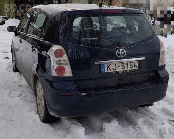 Zils Toyota Corolla Verso 2008 Ventspils, ar dzinēja tilpumu 2.20 L un nobraukumu 416 tūkst. km par 1000 €, foto 3 vietnē AUTOMOTO.COM.LV