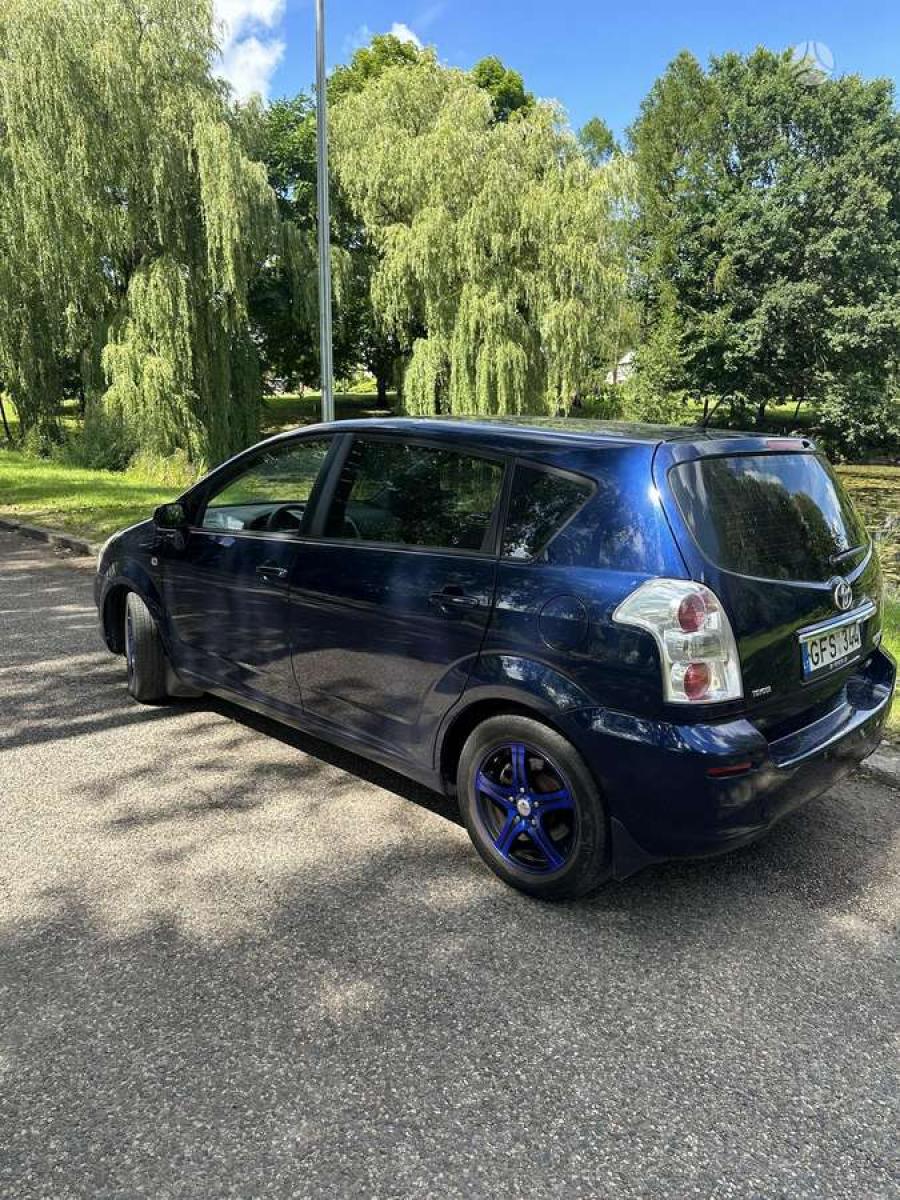 Zils Toyota Corolla Verso 2008 Kaišiadorys, ar dzinēja tilpumu 2.23 L un nobraukumu 290 tūkst. km par 1900 €, foto 5 vietnē AUTOMOTO.COM.LV