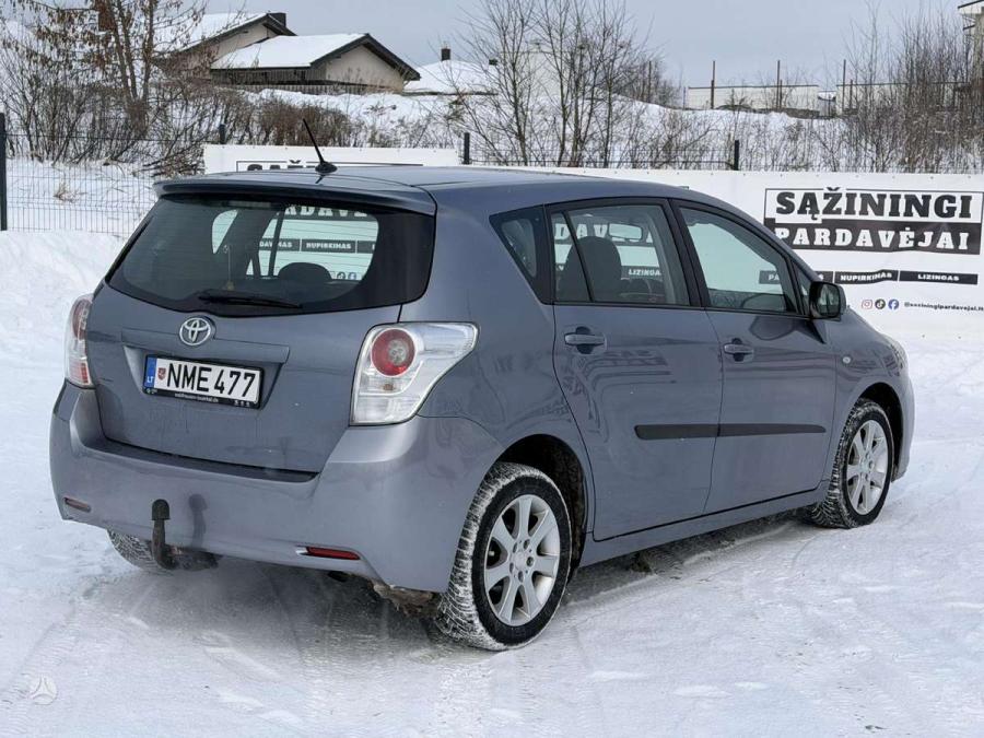Zils Toyota Corolla Verso 2009 Viļņa, ar dzinēja tilpumu 2.00 L un nobraukumu 232 tūkst. km par 3700 €, foto 6 vietnē AUTOMOTO.COM.LV