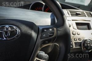 Blue Toyota Corolla Verso 2009 in Riga, with an engine capacity of 2.00 L and mileage of 293 thousand km for 5290 €, photo 15 on AUTOMOTO.COM.LV