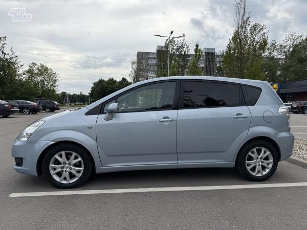 Blue Toyota Corolla Verso 2009 in Klaipeda, with an engine capacity of 2.20 L and mileage of 290 thousand km for 2850 €, photo 2 on AUTOMOTO.COM.LV