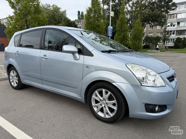 Blue Toyota Corolla Verso 2009 in Klaipeda, with an engine capacity of 2.20 L and mileage of 290 thousand km for 2850 €, photo 5 on AUTOMOTO.COM.LV
