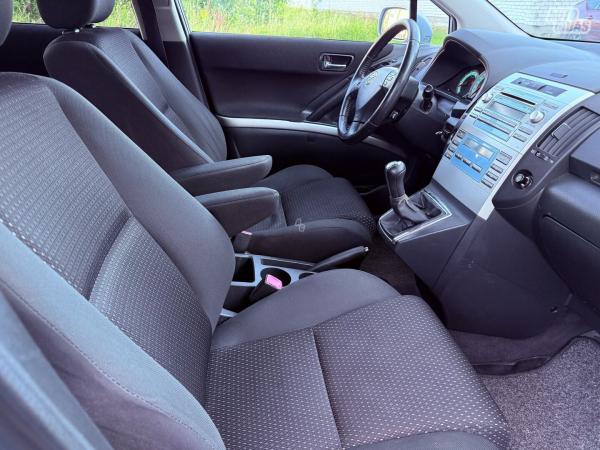Blue Toyota Corolla Verso 2009 in Klaipeda, with an engine capacity of 2.20 L and mileage of 290 thousand km for 2850 €, photo 8 on AUTOMOTO.COM.LV