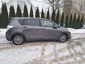 Blue Toyota Corolla Verso 2016 in Riga, with an engine capacity of 1.60 L and mileage of 212 thousand km for 9000 €, photo 14 on AUTOMOTO.COM.LV