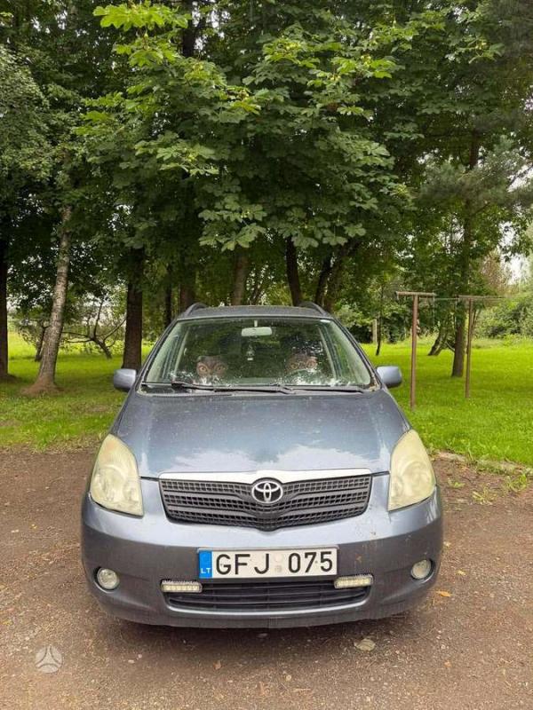 Zils Toyota Corolla Verso 2002 Kauņa, ar dzinēja tilpumu 0.00 L un nobraukumu 300 tūkst. km par 1100 €, foto 1 vietnē AUTOMOTO.COM.LV