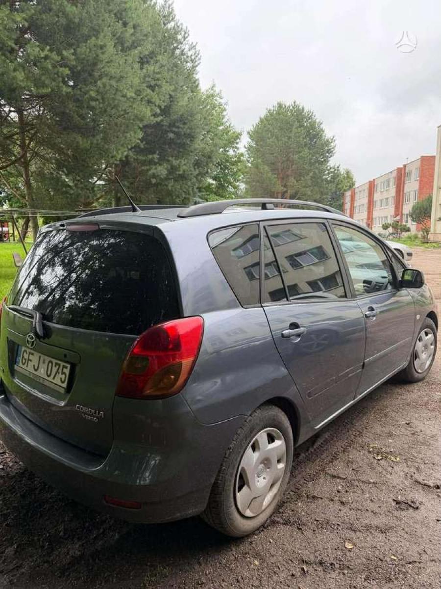 Blue Toyota Corolla Verso 2002 in Kaunas, with an engine capacity of 0.00 L and mileage of 300 thousand km for 1100 €, photo 6 on AUTOMOTO.COM.LV