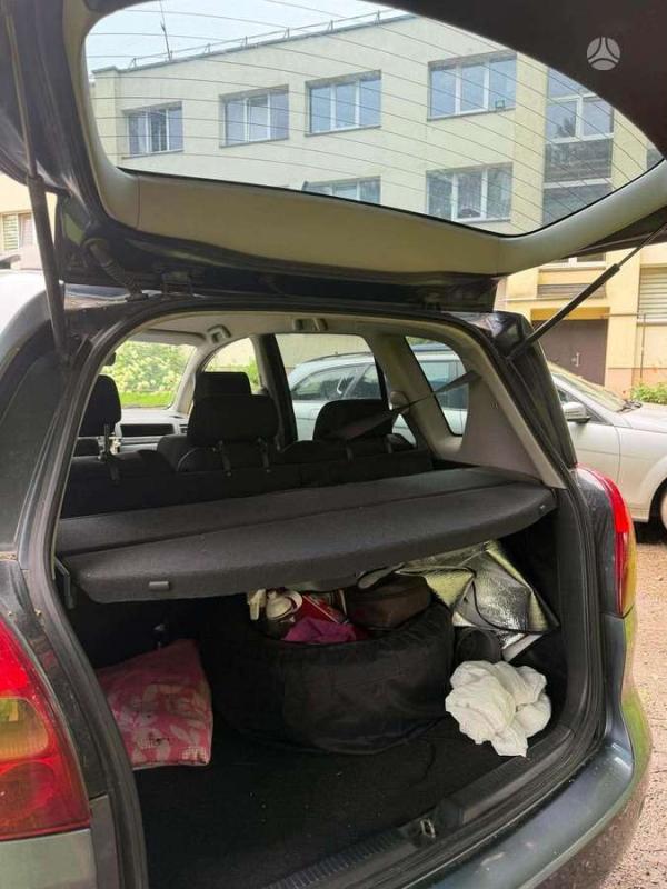 Zils Toyota Corolla Verso 2002 Kauņa, ar dzinēja tilpumu 0.00 L un nobraukumu 300 tūkst. km par 1100 €, foto 9 vietnē AUTOMOTO.COM.LV