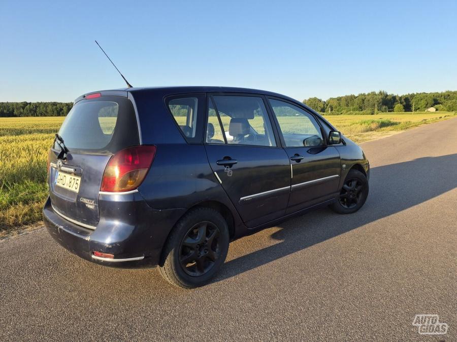 Zils Toyota Corolla Verso 2002 Vievis, ar dzinēja tilpumu 2.00 L un nobraukumu 280 tūkst. km par 750 €, foto 6 vietnē AUTOMOTO.COM.LV